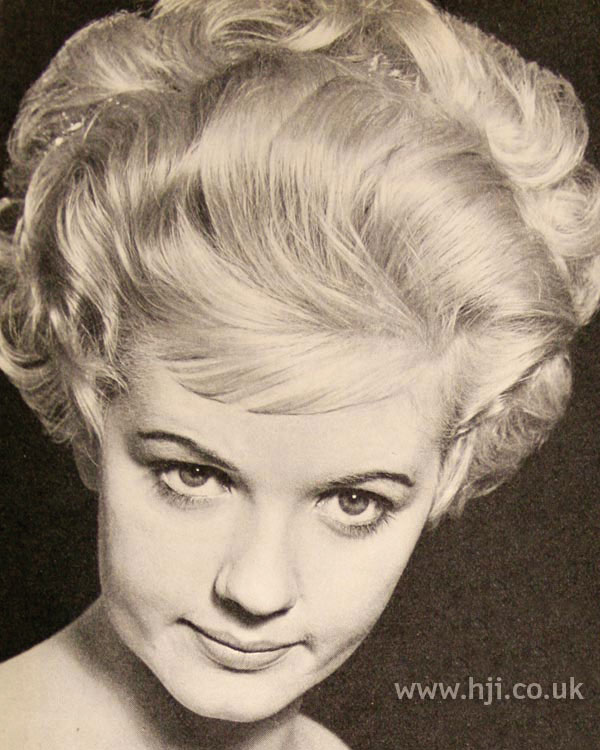 1963 blonde movement hairstyle