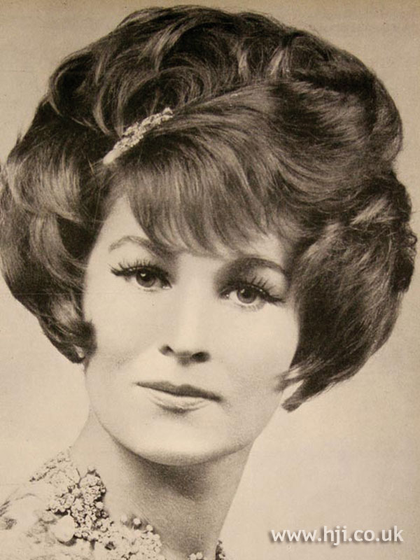 1963 brunette jewel hairstyle