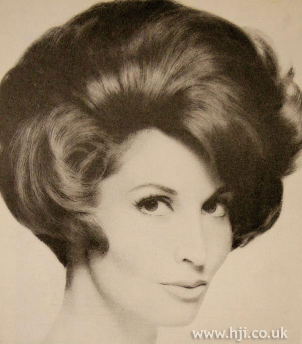 1963 volume bob hairstyle
