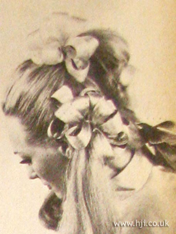 2008 brunette texture hairstyle