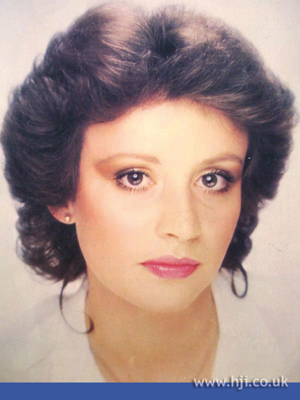 1979 swept brunette hairstyle