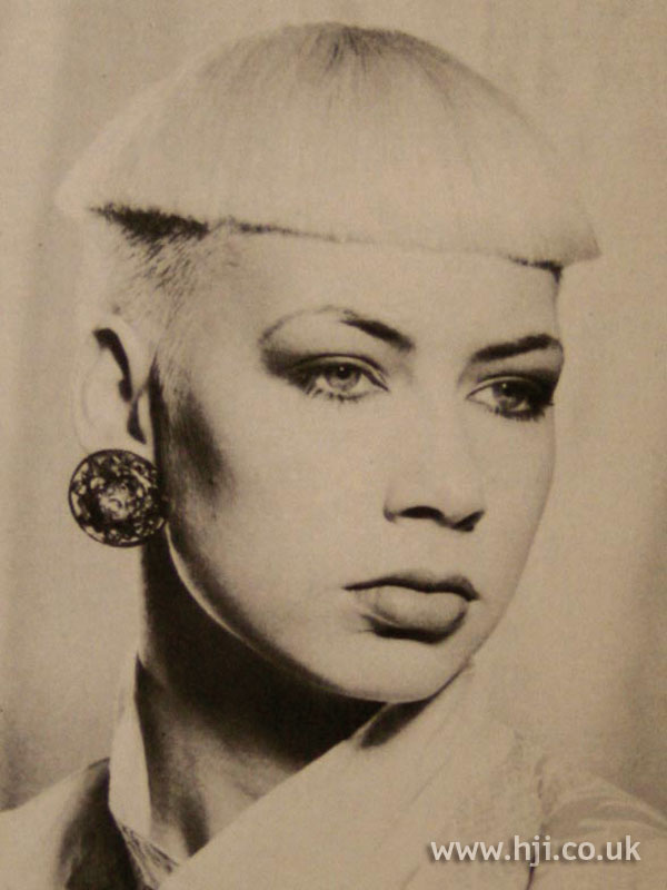 1986 short layered hairstyle