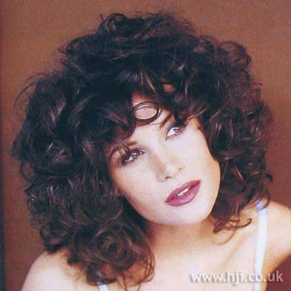 1997 brunette curls hairstyle