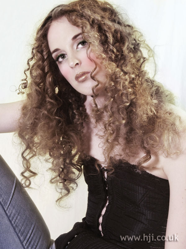 2002 long curls hairstyle