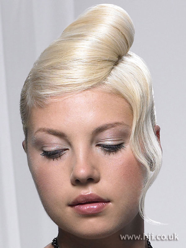 2006 updo blonde hairstyle