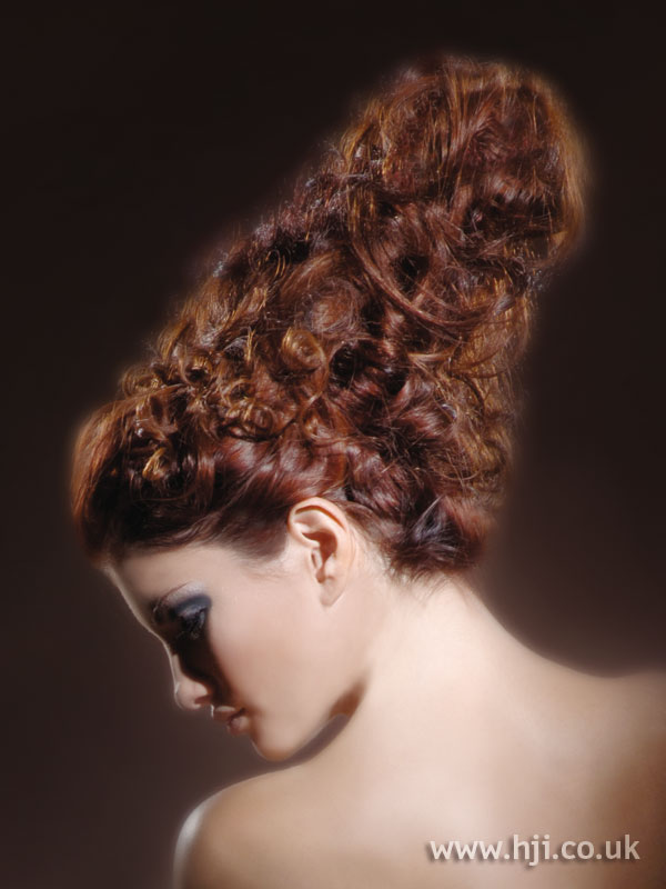 2007 curls cone hairstyle