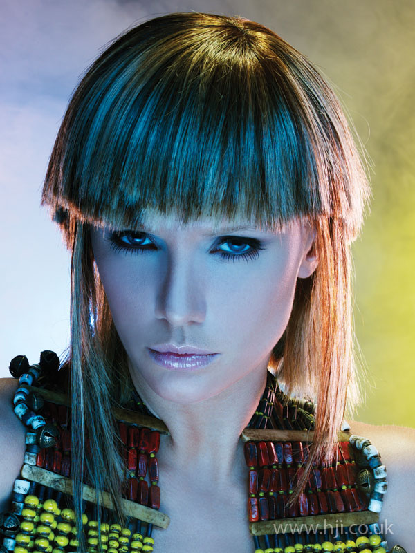 2009 heavy fringe hairstyle