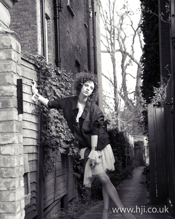 2002 layered brunette hairstyle