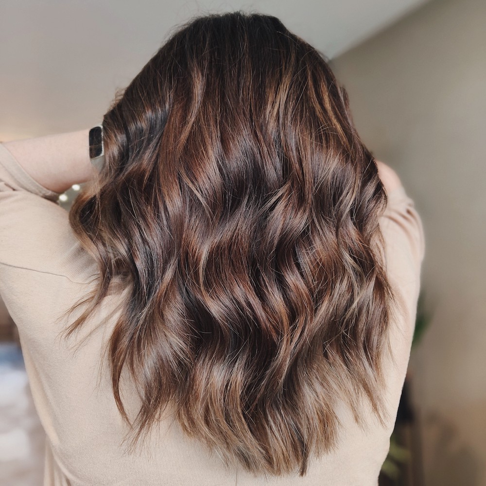 What is the ‘Kitty Brunette’ Hair Trend?